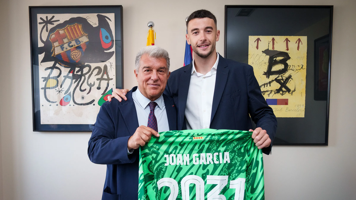 El FC Barcelona presentó al guardameta Joan García