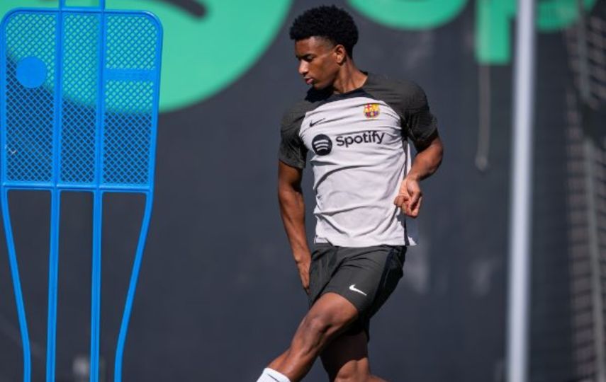 FC Barcelona confirma la lesión de Alejandro Balde