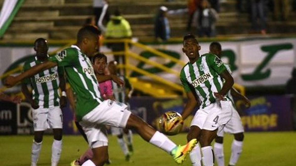 Roderick Miller titular en victoria del Atlético Nacional