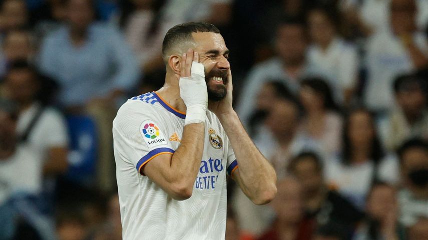 ¿Por qué Karim Benzema utiliza un vendaje en la mano derecha?