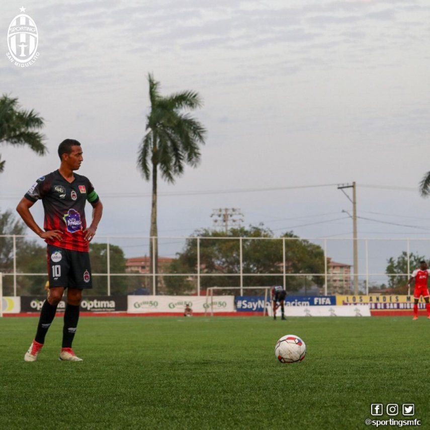 Rolando Escobar descarta su retiro tras cirugía