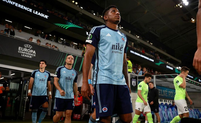 César Blackman se estrenó como goleador con el Slovan Bratislava