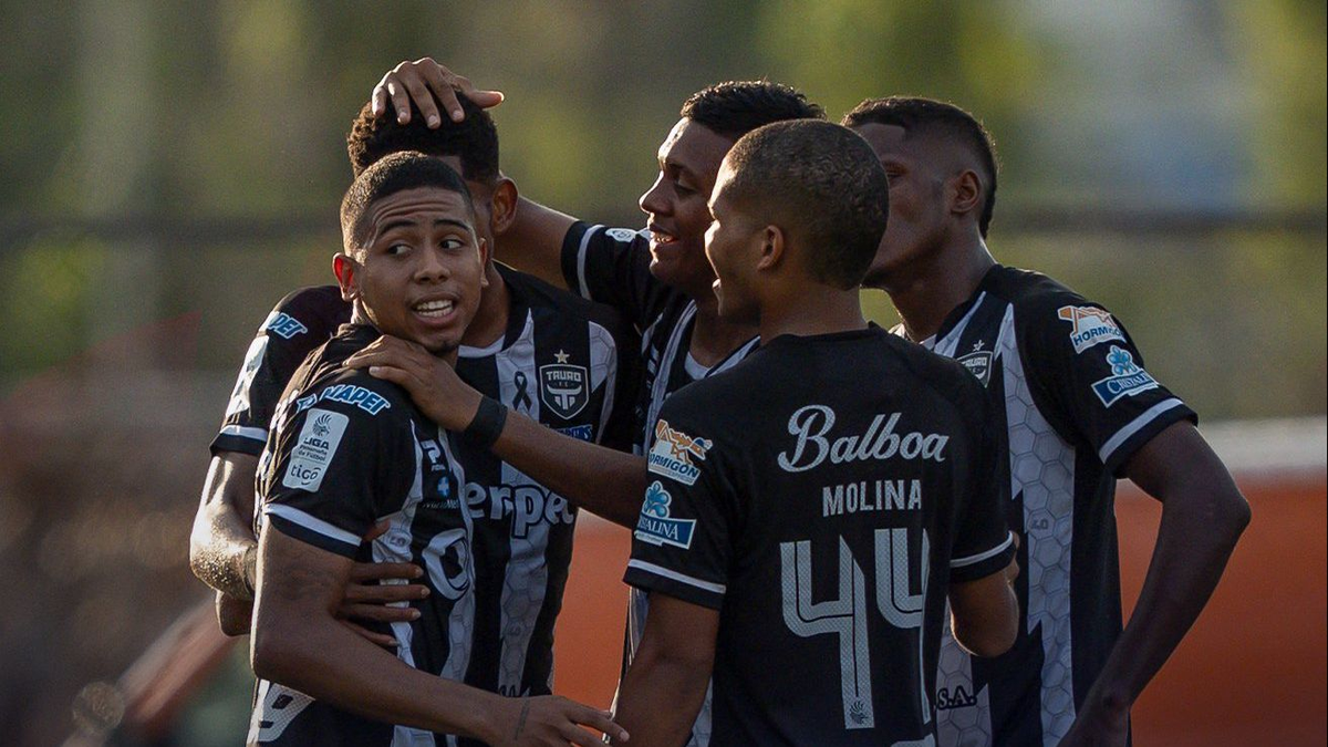 LPF: Tauro y Sporting suman de tres en la jornada 13