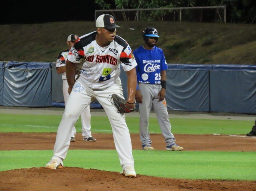 Béisbol Mayor 2023: Así derrotó Los Santos a Colón en el Juego 1