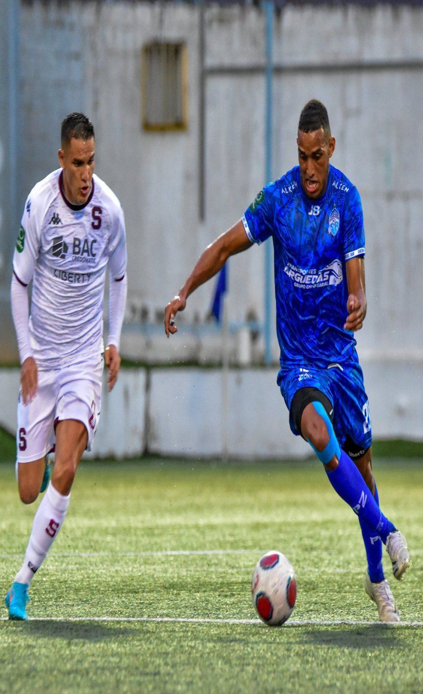 Manuel Morán dio una gran asistencia con el Pérez Zeledón