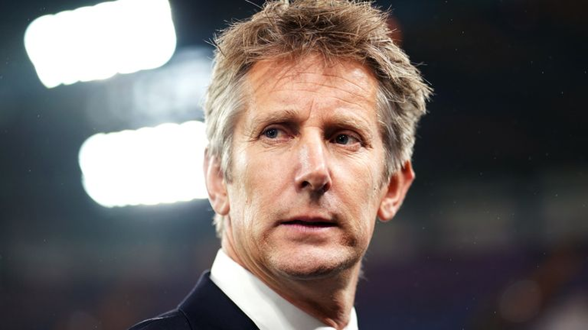 Edwin Van der Sar se encuentra fuera de peligro, pero sigue en cuidados intensivos