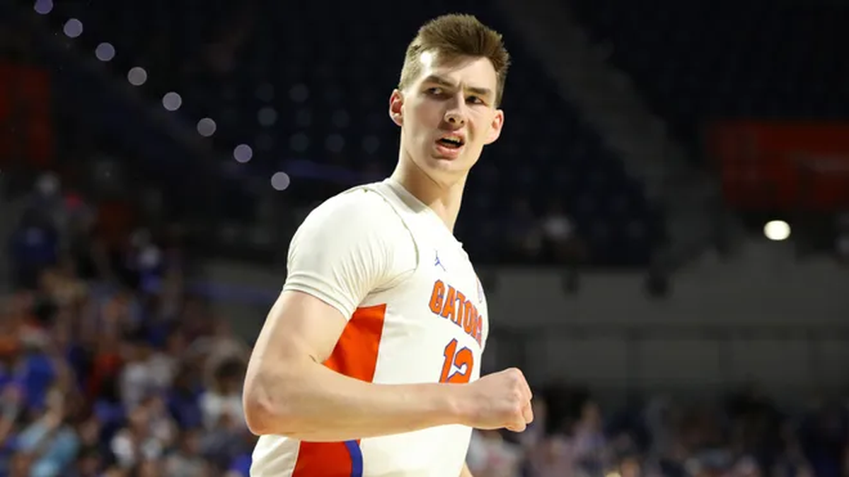 Colin Castleton de sangre panameña, firmó un contrato bidireccional con ...