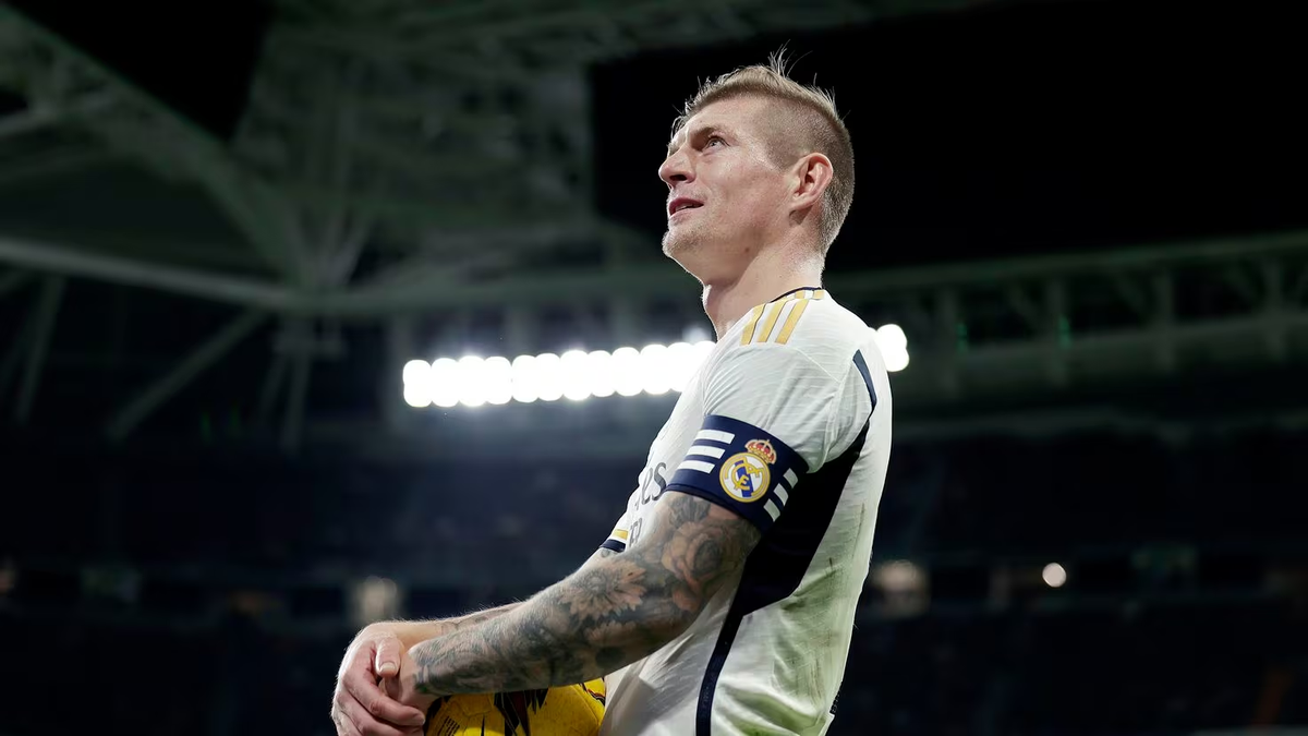 Toni Kroos es titular con el Real Madrid en su despedida del Bernabéu