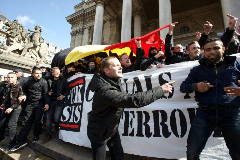 Francia se dota de una ley contra hooligans a seis semanas de Eurocopa