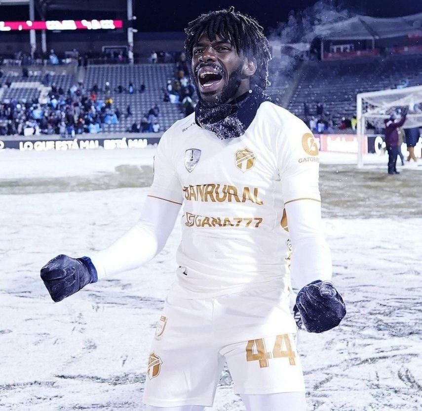 Manuel Gamboa se despide de Comunicaciones tras coronarse campeón