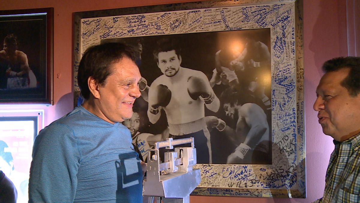 Roberto Durán recibe histórica pesa romana