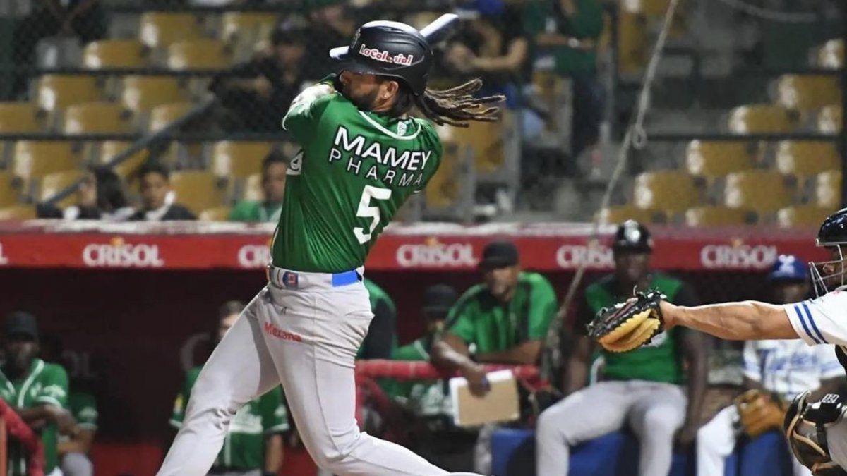 Jonathan Araúz le da la victoria a las Estrellas Orientales