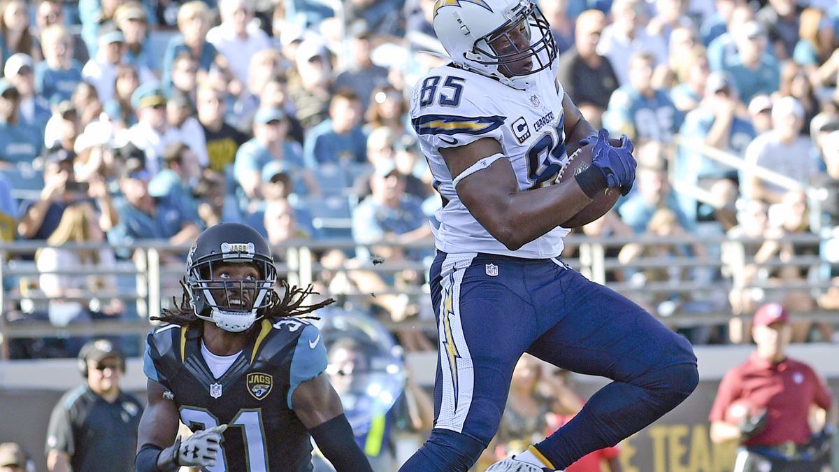 Rivers lanza 4 pases de touchdown; Chargers vencen a Jaguars