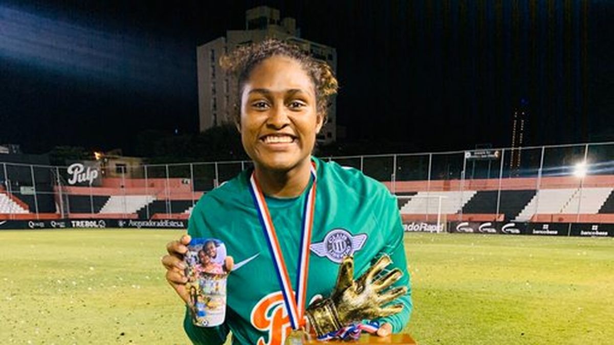 Yenith Bailey campeona y Guante de Oro en Paraguay