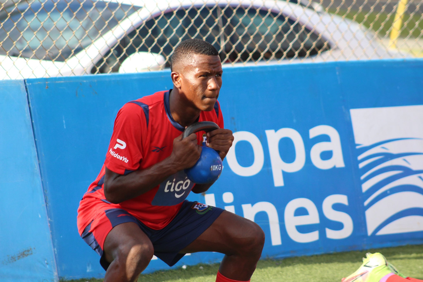 Esta selección juega agresivo, destaca Mike Stump, DT de Panamá Sub-17
