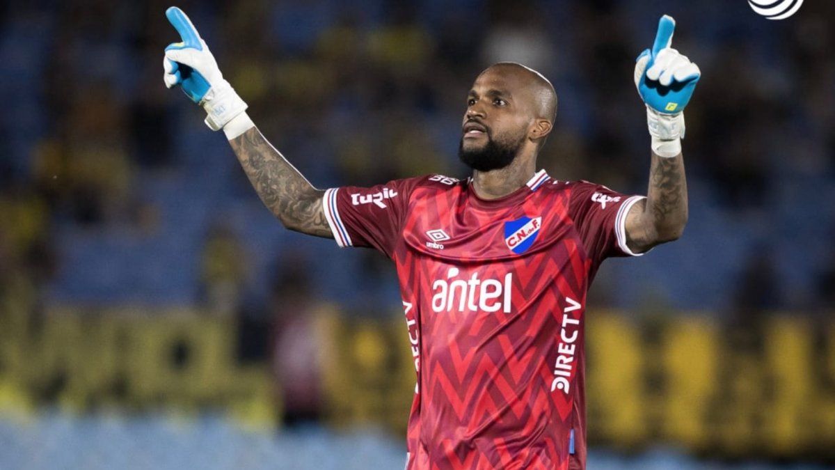 Luis Mejía se viste de héroe en su vuelta al Nacional