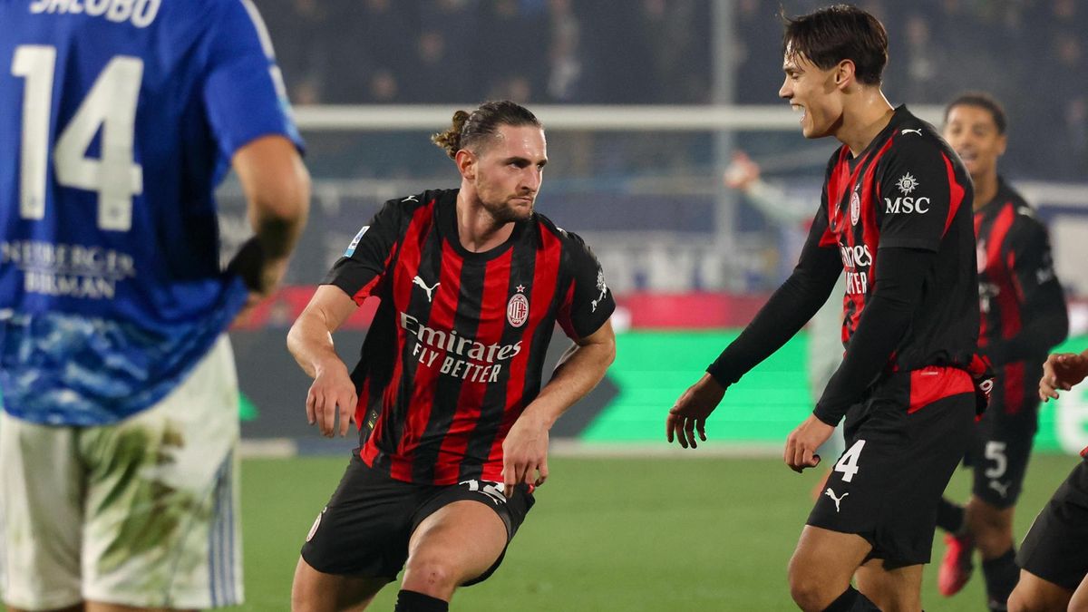 El AC Milan golea al Como y sigue de cerca al Inter