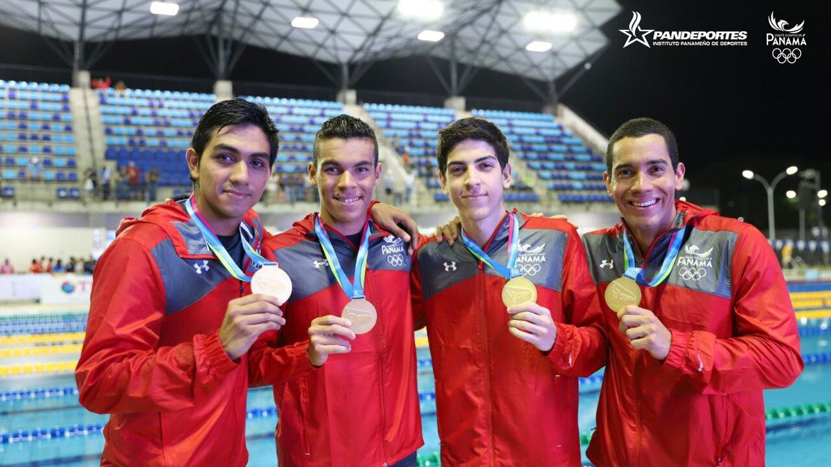 Panamá se despide bañado de oro en la natación