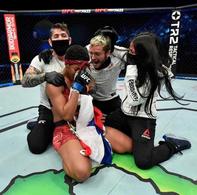 Joselyne Edwards hace historia para Panamá en la UFC