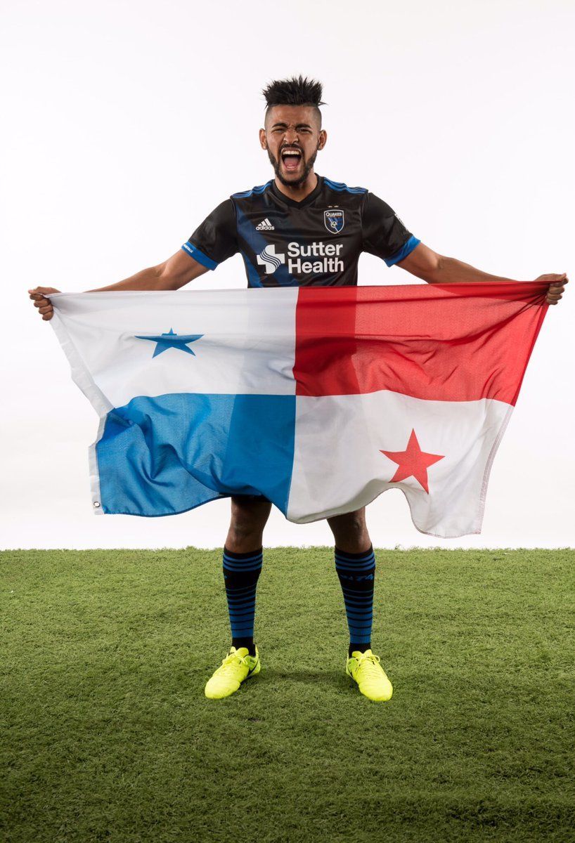 Aníbal Godoy presenta el nuevo uniforme del San José