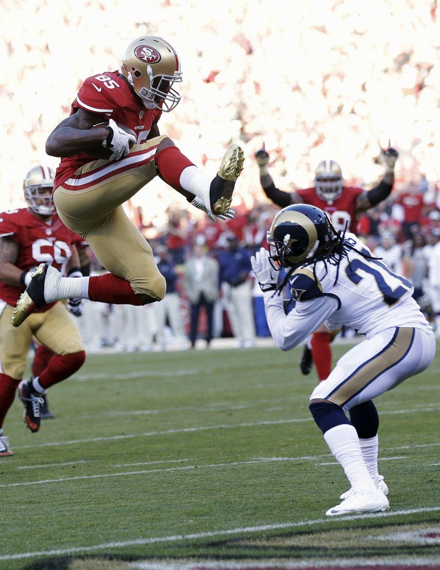 San Francisco luce sólido en victoria sobre Rams