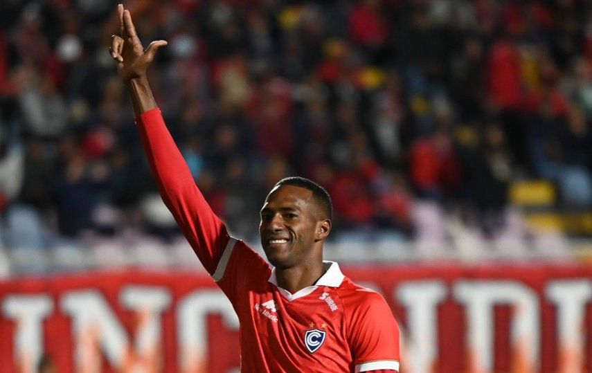 Abdiel Ayarza vuelve a romper las redes en Perú