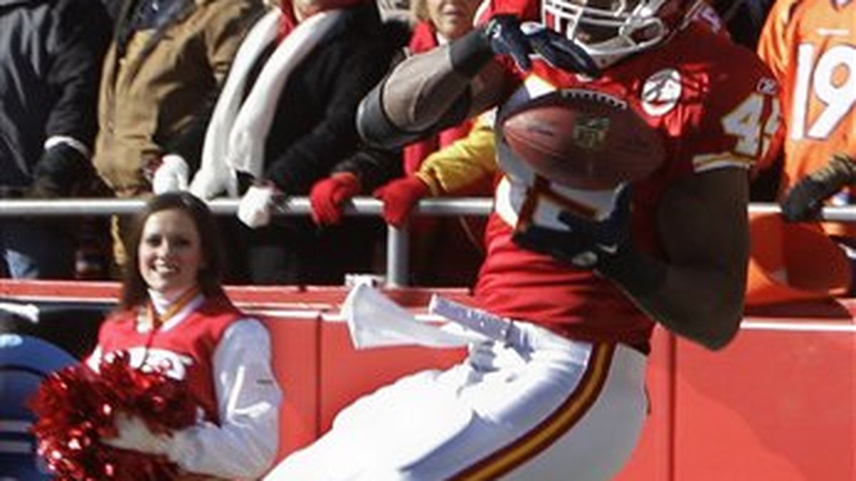 NFL: Chiefs 10, Broncos 6; Pope consigue el único TD