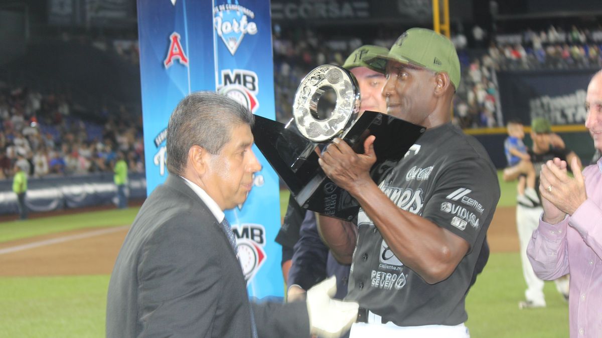 Roberto Kelly y los Sultanes de Monterrey Campeones en México