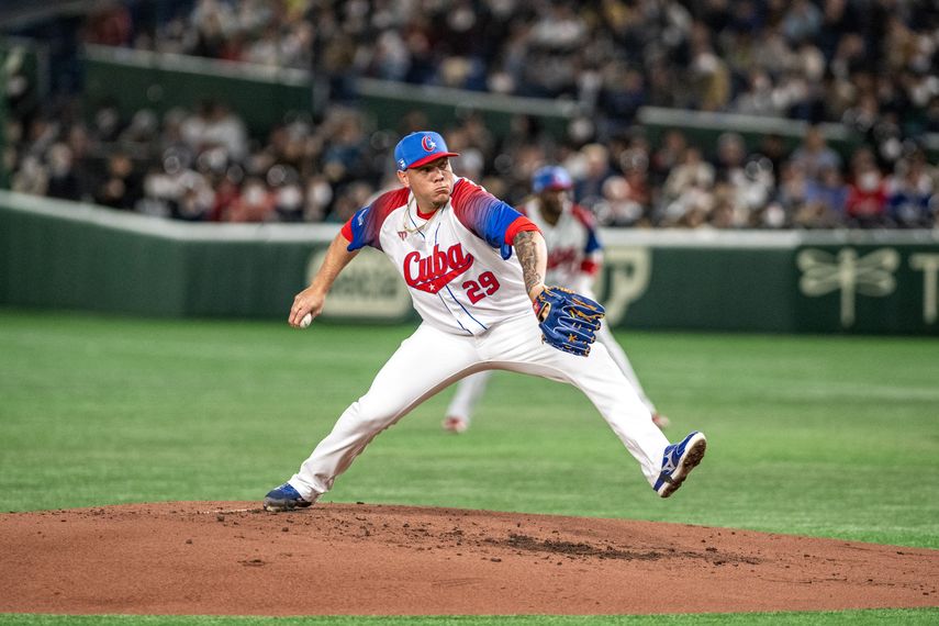 El cubano Yariel Rodríguez abandonó su equipo en Japón luego del ...
