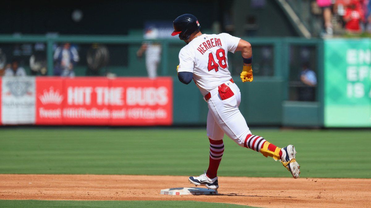 MLB: Iván Herrera se someterá a cirugía con miras a volver a la receptoría