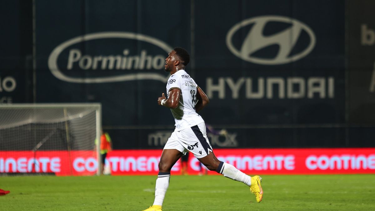 José Luis Rodríguez anota su primer gol con el Famalicao