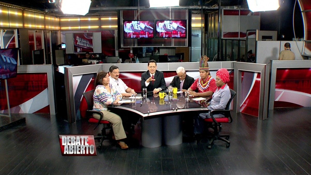 Genaro López junto a su equipo, analiza propuesta de Gobierno