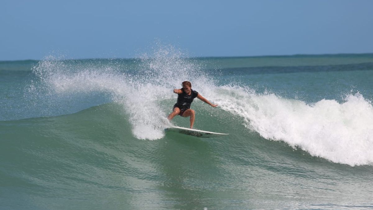 Panameña Samanta Alonso prueba las olas del Mundial en busca de un ...