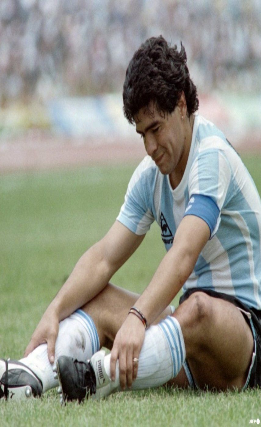 Argentinos Recuerdan A Diego Maradona En El 62 Aniversario De Su Nacimiento