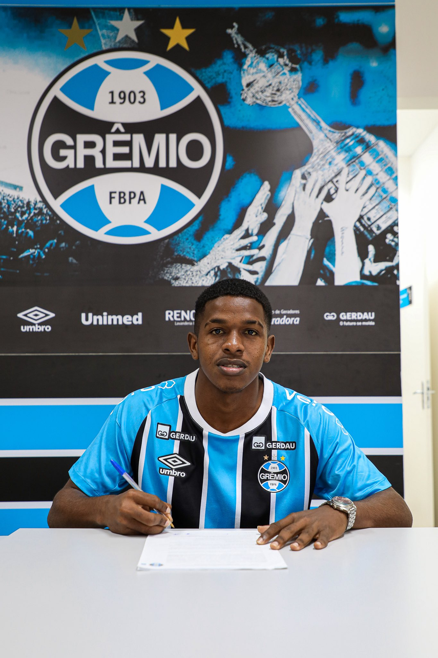 Extremo panameño Ryan Gómez llega al Gremio en calidad de préstamo