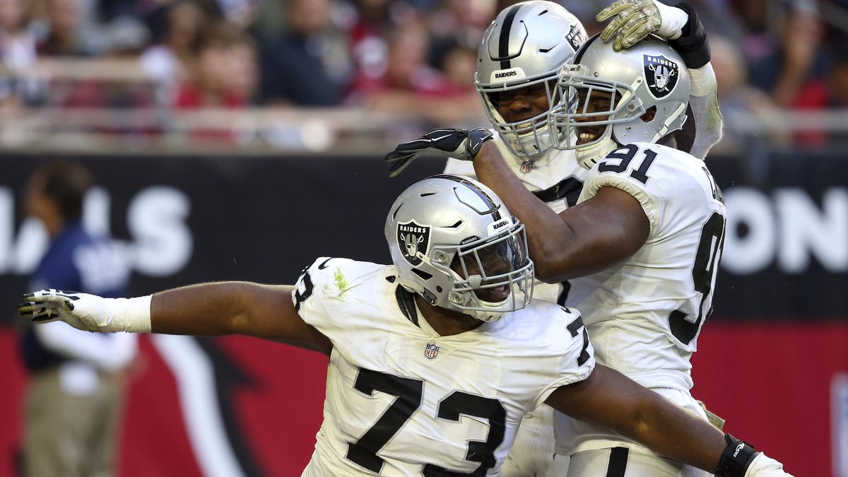 Raiders gana con gol de campo de último segundo