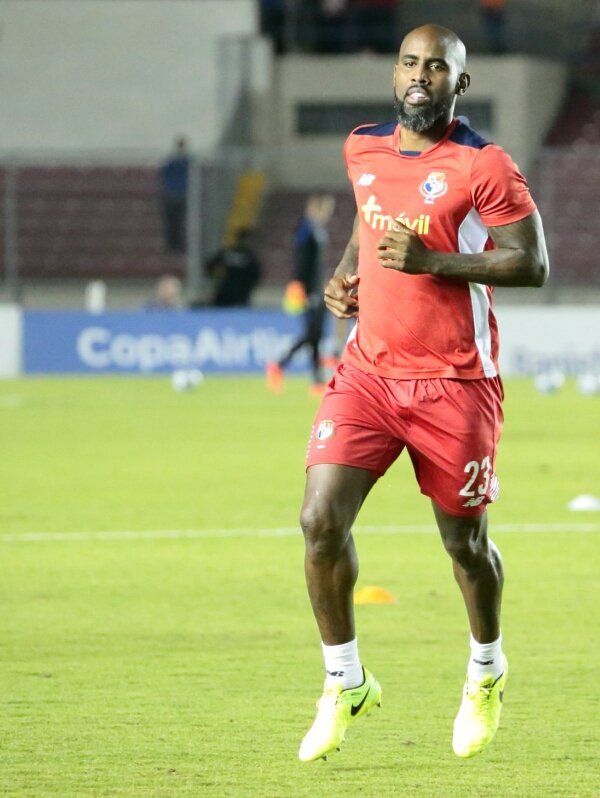 Felipe Baloy es baja para partidos ante CRC y Honduras