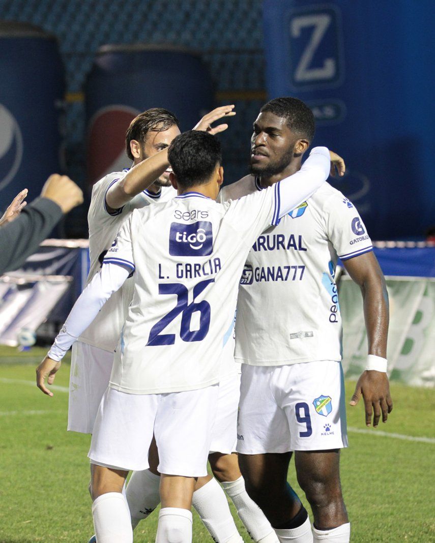 Azarías Londoño marca y le da el triunfo al Comunicaciones