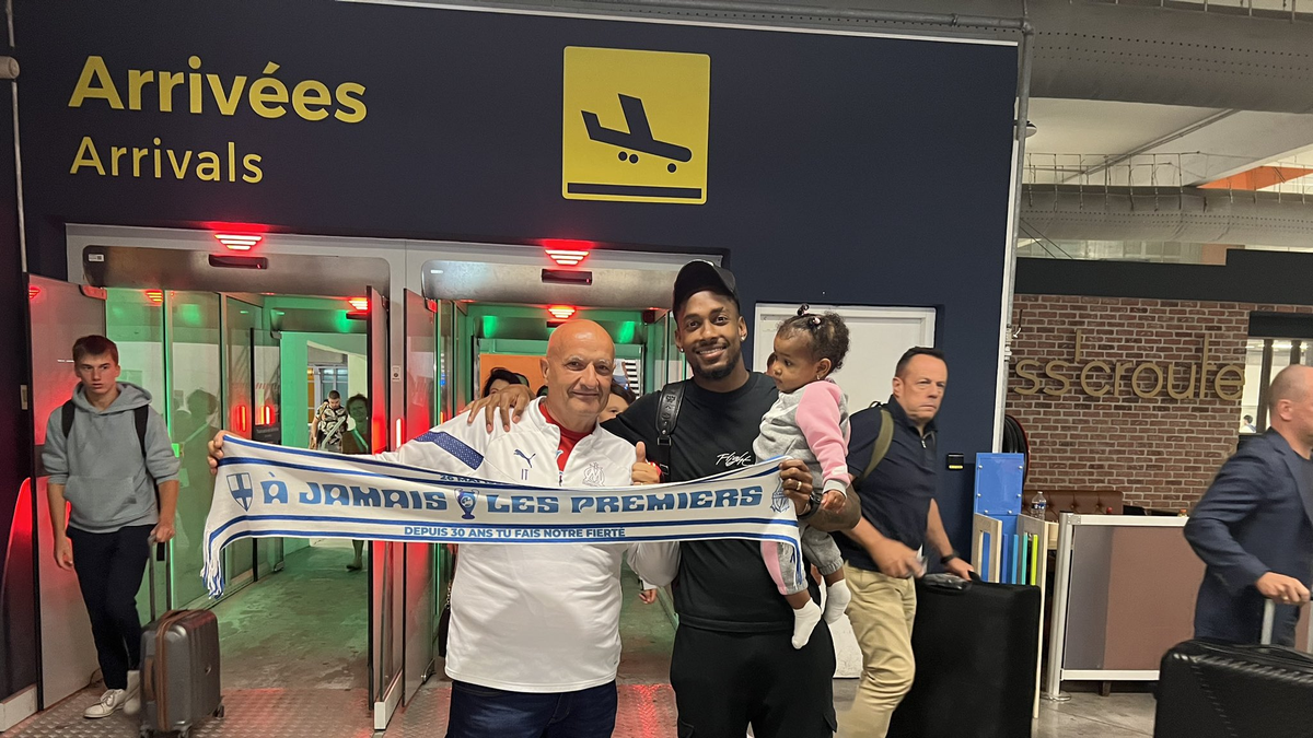 Michael Amir Murillo llegó a Francia para cerrar su fichaje con el Marsella