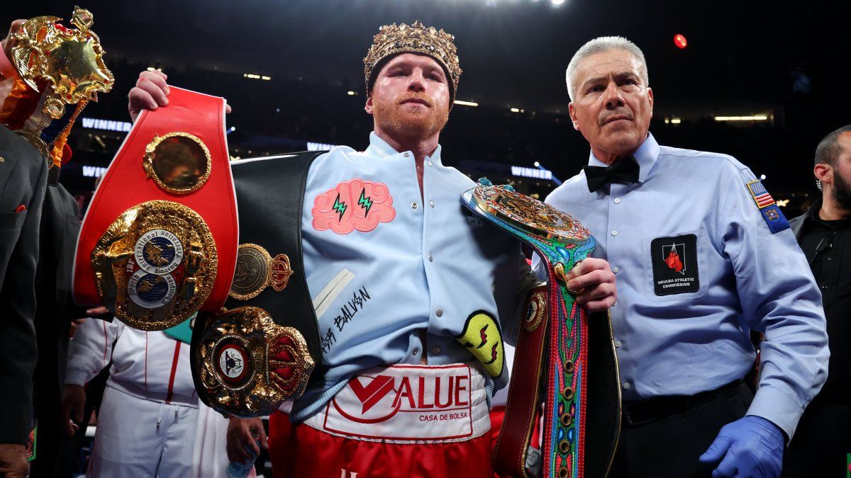 Canelo Álvarez anuncia un descanso para operarse la una mano