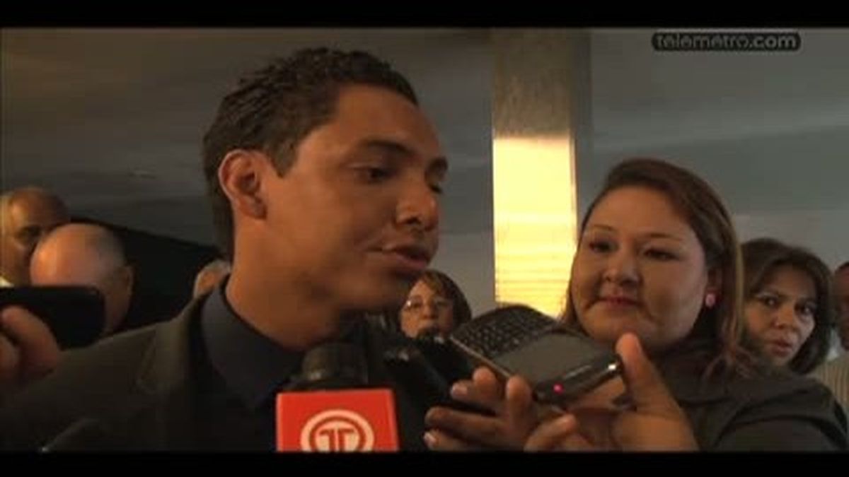 César Barría recibe reconocimiento de la Asamblea Nacional