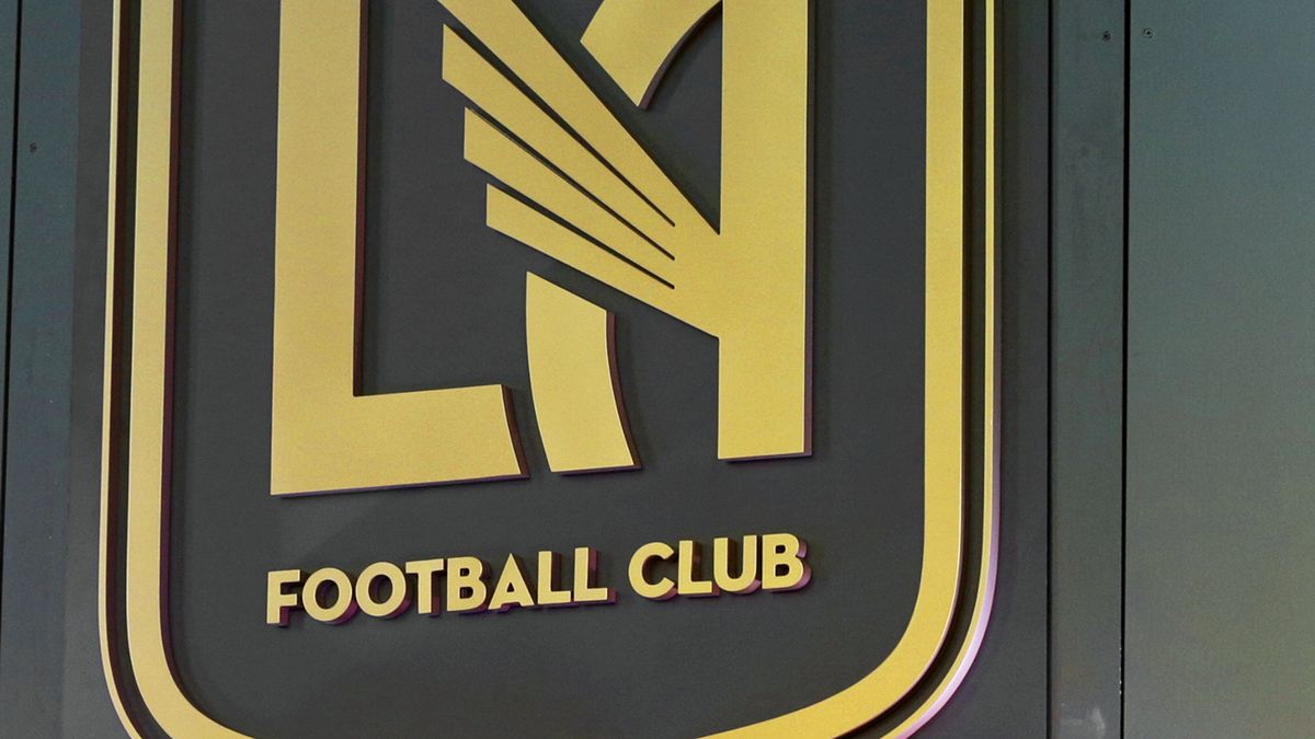 LAFC, nuevo equipo de MLS, presenta su escudo