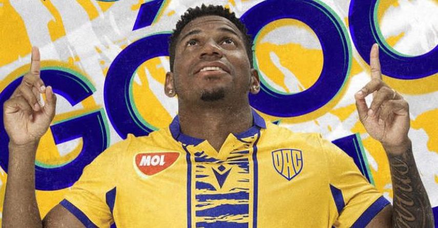 César Blackman anota en el empate de su club en Eslovaquia