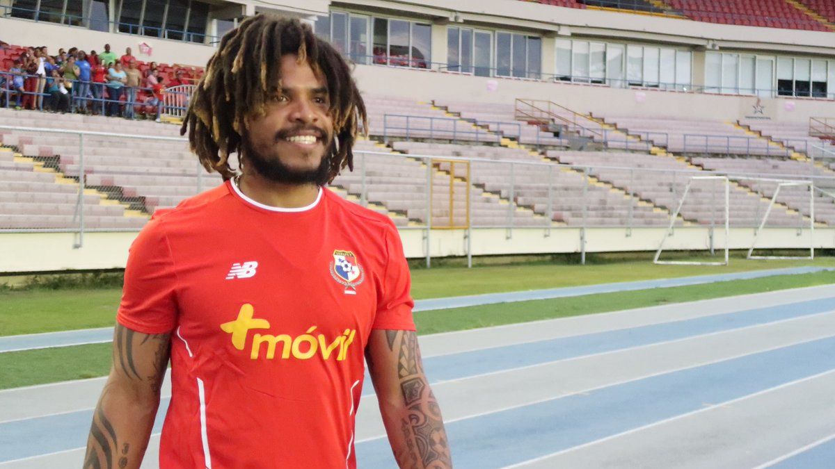 Román Torres se unió a los entrenamientos de la selección