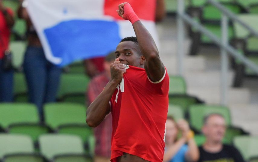 El emotivo gesto de Tomás Rodríguez con Nicolás Muñoz tras El Salvador ...