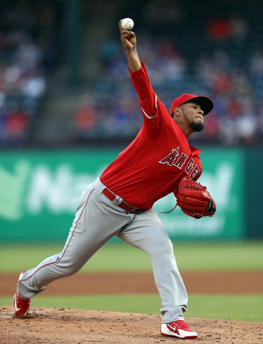 Panameño Jaime Barría debuta con triunfo en las Grandes Ligas