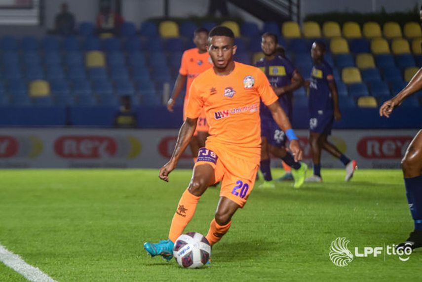 César Yanis es el único LPF que sale titular con la Selección de Panamá