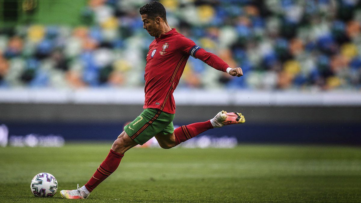 Cristiano Ronaldo Ejecutó El Peor Tiro Libre De Su Carrera