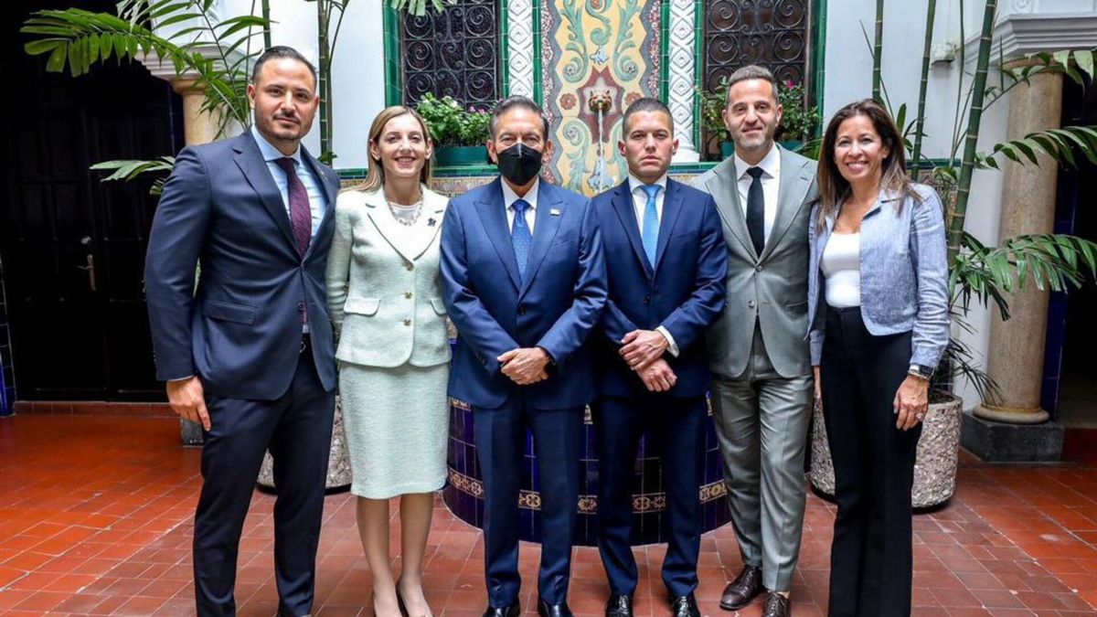 Presidente Laurentino Cortizo recibió a directivos de los Marlins