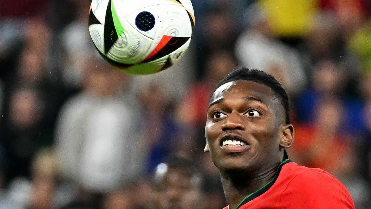 Presidente del AC MIlan desmiente rumores de la salida de Rafael Leao ...